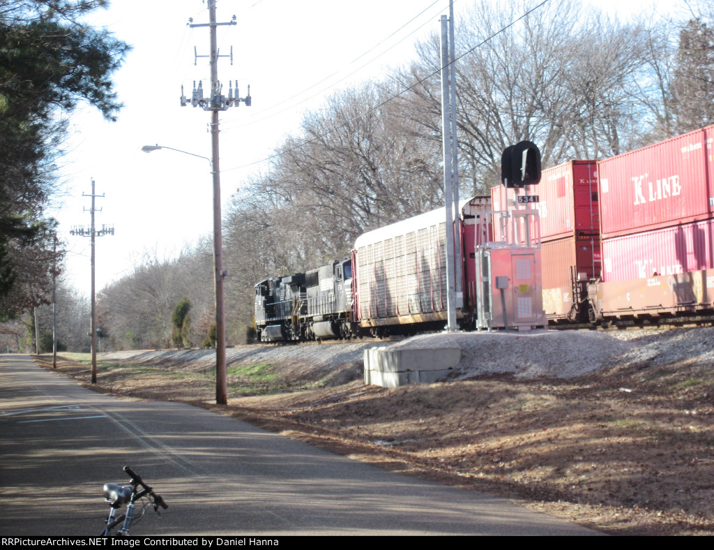 NS 23N passes signal 5341